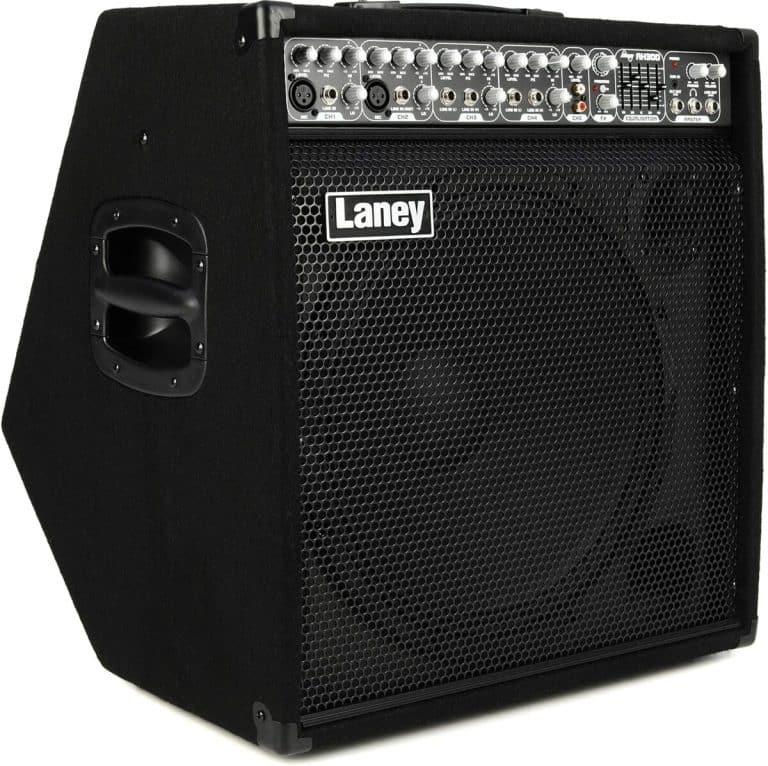 Test : laney Audiohub AH300, l'ampli multi-entrée de 300W